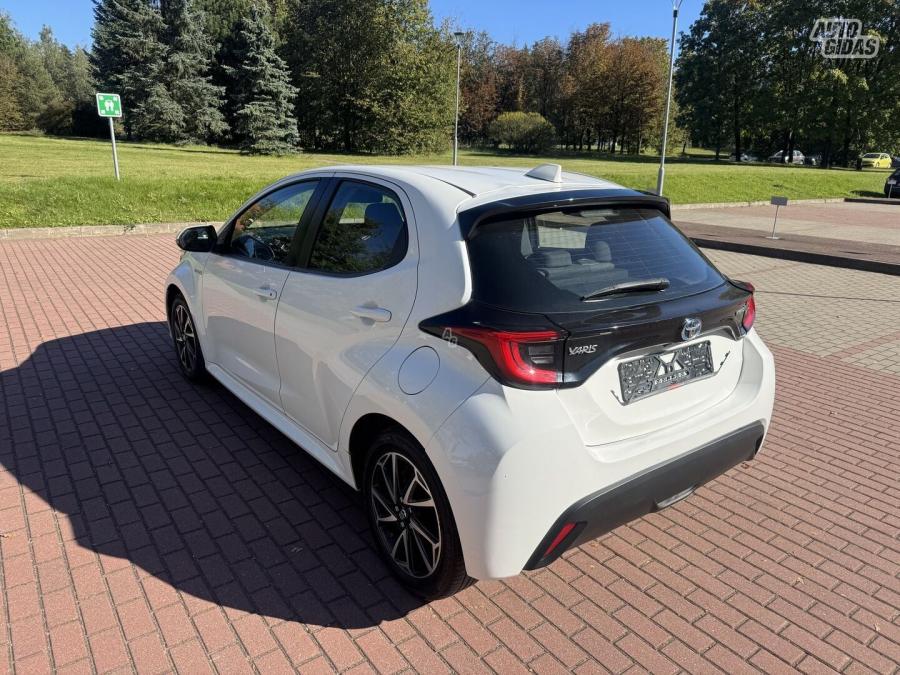White Toyota Yaris 2020 in Vilnius, with an engine capacity of 1.50 L and mileage of 211 thousand km for 12550 €, photo 26 on AUTOMOTO.COM.LV