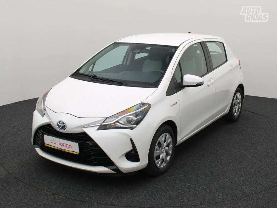 White Toyota Yaris 2020 in Vilnius, with an engine capacity of 1.50 L and mileage of 166 thousand km for 12199 €, photo 1 on AUTOMOTO.COM.LV