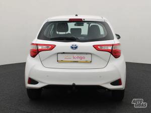 White Toyota Yaris 2020 in Vilnius, with an engine capacity of 1.50 L and mileage of 166 thousand km for 12199 €, photo 6 on AUTOMOTO.COM.LV