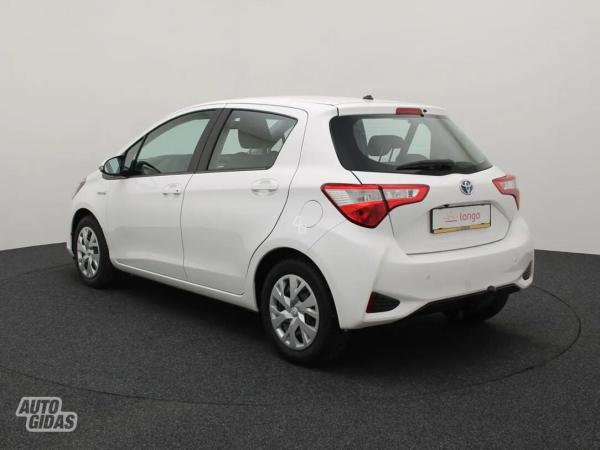 White Toyota Yaris 2020 in Vilnius, with an engine capacity of 1.50 L and mileage of 166 thousand km for 12199 €, photo 7 on AUTOMOTO.COM.LV
