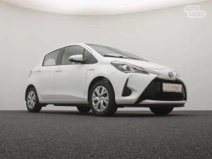 White Toyota Yaris 2020 in Vilnius, with an engine capacity of 1.50 L and mileage of 166 thousand km for 12199 €, photo 12 on AUTOMOTO.COM.LV