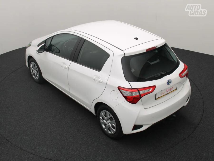 White Toyota Yaris 2020 in Vilnius, with an engine capacity of 1.50 L and mileage of 166 thousand km for 12199 €, photo 13 on AUTOMOTO.COM.LV