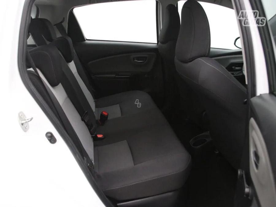 White Toyota Yaris 2020 in Vilnius, with an engine capacity of 1.50 L and mileage of 166 thousand km for 12199 €, photo 16 on AUTOMOTO.COM.LV