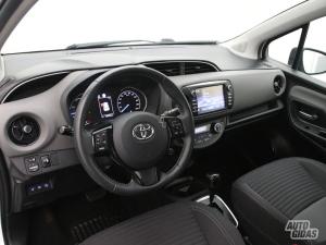 White Toyota Yaris 2020 in Vilnius, with an engine capacity of 1.50 L and mileage of 166 thousand km for 12199 €, photo 17 on AUTOMOTO.COM.LV