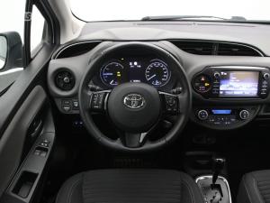 White Toyota Yaris 2020 in Vilnius, with an engine capacity of 1.50 L and mileage of 166 thousand km for 12199 €, photo 18 on AUTOMOTO.COM.LV