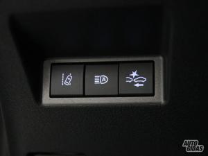 White Toyota Yaris 2020 in Vilnius, with an engine capacity of 1.50 L and mileage of 166 thousand km for 12199 €, photo 29 on AUTOMOTO.COM.LV