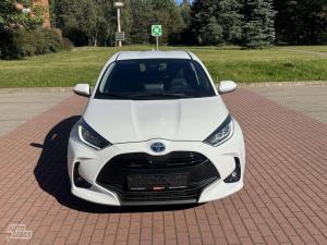 Balts Toyota Yaris 2020 Viļņa, ar dzinēja tilpumu 1.50 L un nobraukumu 211 tūkst. km par 12550 €, foto 3 vietnē AUTOMOTO.COM.LV