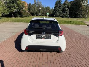 Balts Toyota Yaris 2020 Viļņa, ar dzinēja tilpumu 1.50 L un nobraukumu 211 tūkst. km par 12550 €, foto 7 vietnē AUTOMOTO.COM.LV