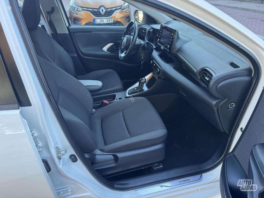 Balts Toyota Yaris 2020 Viļņa, ar dzinēja tilpumu 1.50 L un nobraukumu 211 tūkst. km par 12550 €, foto 15 vietnē AUTOMOTO.COM.LV