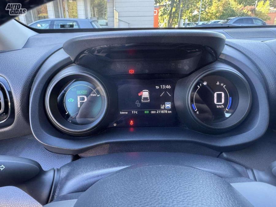 Balts Toyota Yaris 2020 Viļņa, ar dzinēja tilpumu 1.50 L un nobraukumu 211 tūkst. km par 12550 €, foto 22 vietnē AUTOMOTO.COM.LV