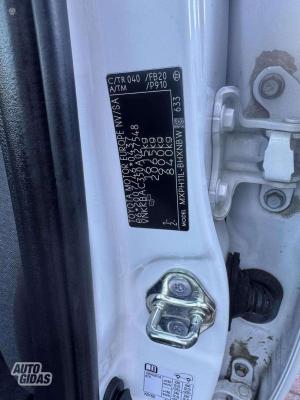 White Toyota Yaris 2020 in Vilnius, with an engine capacity of 1.50 L and mileage of 211 thousand km for 12550 €, photo 21 on AUTOMOTO.COM.LV