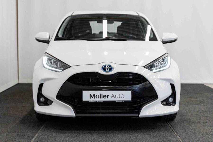 Balts Toyota Yaris 2020 Tallina, ar dzinēja tilpumu 1.50 L un nobraukumu 73 tūkst. km par 14900 €, foto 3 vietnē AUTOMOTO.COM.LV