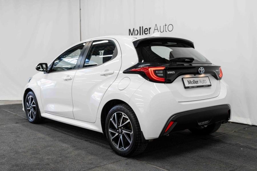 Balts Toyota Yaris 2020 Tallina, ar dzinēja tilpumu 1.50 L un nobraukumu 73 tūkst. km par 14900 €, foto 4 vietnē AUTOMOTO.COM.LV