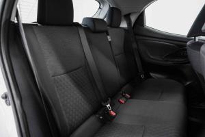 Balts Toyota Yaris 2020 Tallina, ar dzinēja tilpumu 1.50 L un nobraukumu 73 tūkst. km par 14900 €, foto 13 vietnē AUTOMOTO.COM.LV