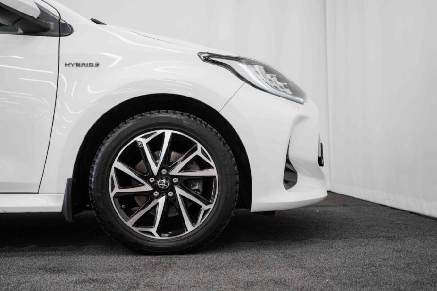 Balts Toyota Yaris 2020 Tallina, ar dzinēja tilpumu 1.50 L un nobraukumu 73 tūkst. km par 14900 €, foto 17 vietnē AUTOMOTO.COM.LV