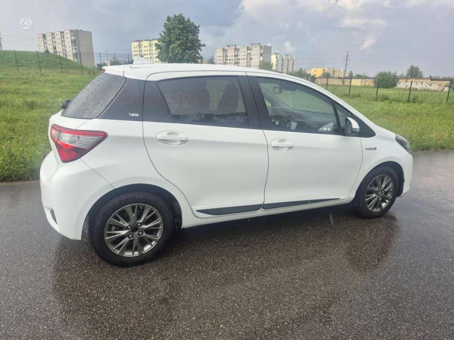 Белый Тойота Ярис 2020 в Алитус, объемом двигателя 1.50 л и пробегом 370 тыс. км за 7500 €, фото 25 на AUTOMOTO.COM.LV