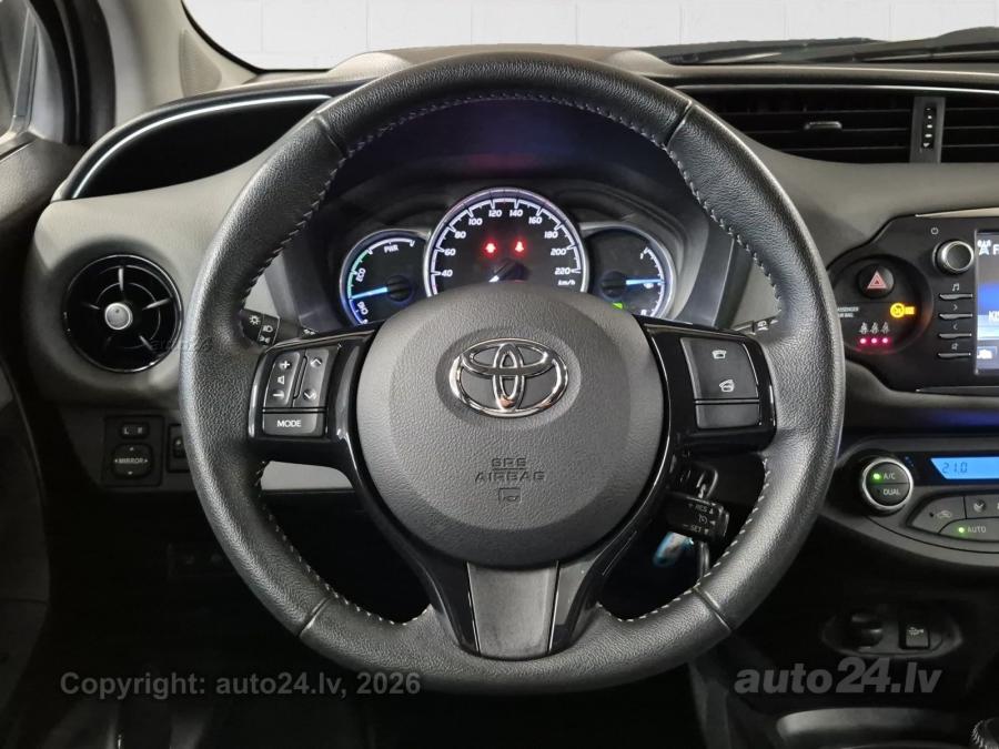 Balts Toyota Yaris 2020 Tallina, ar dzinēja tilpumu 1.50 L un nobraukumu 145 tūkst. km par 12990 €, foto 13 vietnē AUTOMOTO.COM.LV