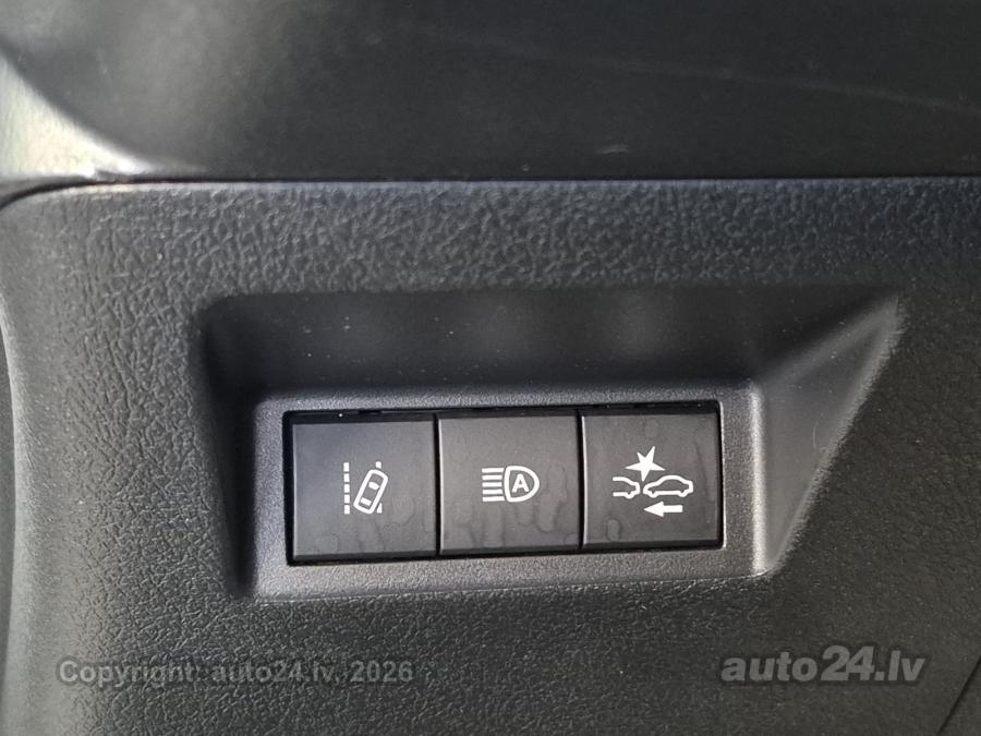 Balts Toyota Yaris 2020 Tallina, ar dzinēja tilpumu 1.50 L un nobraukumu 145 tūkst. km par 12990 €, foto 18 vietnē AUTOMOTO.COM.LV