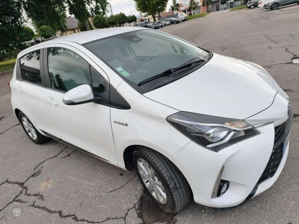 Balts Toyota Yaris 2020 Kauņa, ar dzinēja tilpumu 1.49 L un nobraukumu 44 tūkst. km par 11500 €, foto 4 vietnē AUTOMOTO.COM.LV