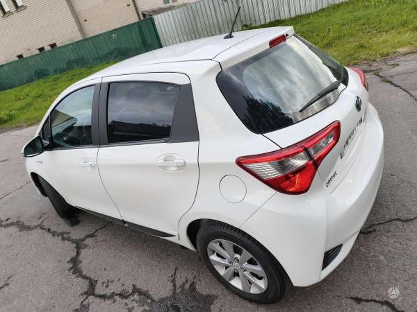 Balts Toyota Yaris 2020 Kauņa, ar dzinēja tilpumu 1.49 L un nobraukumu 44 tūkst. km par 11500 €, foto 8 vietnē AUTOMOTO.COM.LV