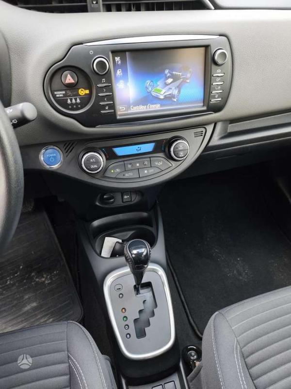 Balts Toyota Yaris 2020 Kauņa, ar dzinēja tilpumu 1.49 L un nobraukumu 44 tūkst. km par 11500 €, foto 10 vietnē AUTOMOTO.COM.LV