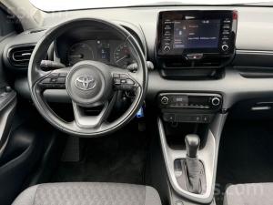 White Toyota Yaris 2021 in Riga, with an engine capacity of 1.50 L and mileage of 156 thousand km for 12990 €, photo 9 on AUTOMOTO.COM.LV