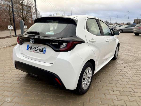 Balts Toyota Yaris 2021 Tauragė, ar dzinēja tilpumu 1.49 L un nobraukumu 180 tūkst. km par 9700 €, foto 6 vietnē AUTOMOTO.COM.LV