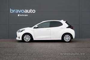 White Toyota Yaris 2021 in Tartu, with an engine capacity of 1.50 L and mileage of 185 thousand km for 12600 €, photo 5 on AUTOMOTO.COM.LV