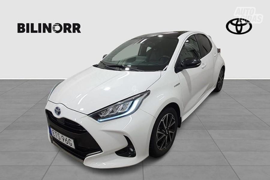 White Toyota Yaris 2021 in Kaunas, with an engine capacity of 0.00 L and mileage of 39 thousand km for 24201 €, photo 1 on AUTOMOTO.COM.LV