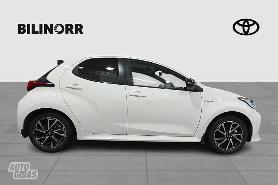 White Toyota Yaris 2021 in Kaunas, with an engine capacity of 0.00 L and mileage of 39 thousand km for 24201 €, photo 7 on AUTOMOTO.COM.LV