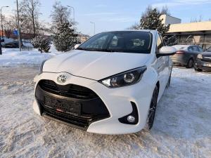 Balts Toyota Yaris 2021 Viļņa, ar dzinēja tilpumu 1.49 L un nobraukumu 43 tūkst. km par 15850 €, foto  vietnē AUTOMOTO.COM.LV