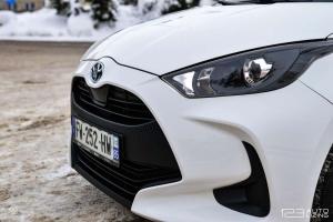 Balts Toyota Yaris 2021 Kretinga, ar dzinēja tilpumu 1.50 L un nobraukumu 180 tūkst. km par 12950 €, foto 2 vietnē AUTOMOTO.COM.LV