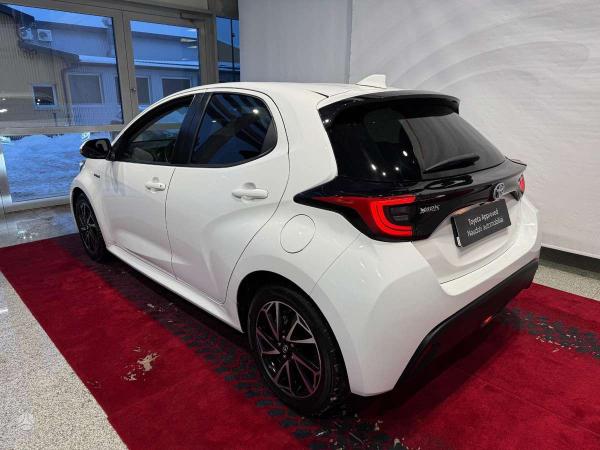 Balts Toyota Yaris 2021 Šauļi, ar dzinēja tilpumu 1.50 L un nobraukumu 111 tūkst. km par 15700 €, foto 6 vietnē AUTOMOTO.COM.LV