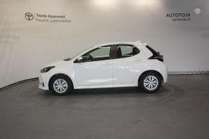 White Toyota Yaris 2021 in Kaunas, with an engine capacity of 1.49 L and mileage of 118 thousand km for 12900 €, photo 3 on AUTOMOTO.COM.LV