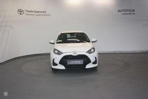 White Toyota Yaris 2021 in Kaunas, with an engine capacity of 1.49 L and mileage of 118 thousand km for 12900 €, photo 5 on AUTOMOTO.COM.LV