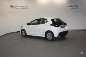 White Toyota Yaris 2021 in Kaunas, with an engine capacity of 1.49 L and mileage of 118 thousand km for 12900 €, photo 17 on AUTOMOTO.COM.LV