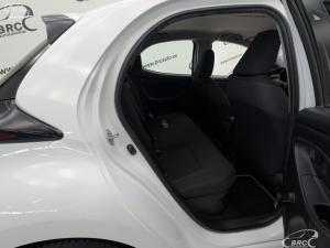 White Toyota Yaris 2021 in Avizieniai, with an engine capacity of 1.50 L and mileage of 180 thousand km for 12250 €, photo 9 on AUTOMOTO.COM.LV