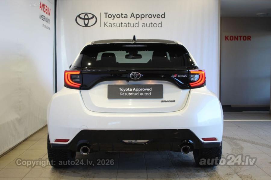 Balts Toyota Yaris 2021 Tallina, ar dzinēja tilpumu 1.60 L un nobraukumu 49 tūkst. km par 32990 €, foto 4 vietnē AUTOMOTO.COM.LV
