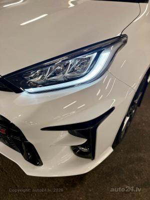 Balts Toyota Yaris 2021 Tallina, ar dzinēja tilpumu 1.60 L un nobraukumu 16 tūkst. km par 36995 €, foto 24 vietnē AUTOMOTO.COM.LV