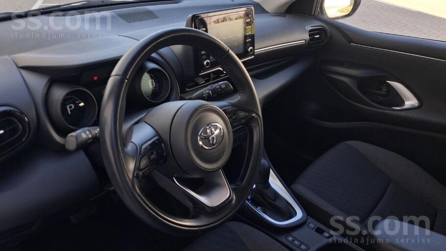 Balts Toyota Yaris 2021 Rīga, ar dzinēja tilpumu 1.50 L un nobraukumu 178 tūkst. km par 12900 €, foto 4 vietnē AUTOMOTO.COM.LV