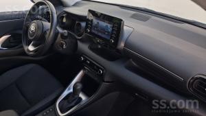Balts Toyota Yaris 2021 Rīga, ar dzinēja tilpumu 1.50 L un nobraukumu 178 tūkst. km par 12900 €, foto 12 vietnē AUTOMOTO.COM.LV