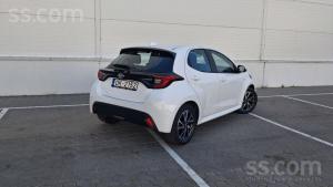 Balts Toyota Yaris 2021 Rīga, ar dzinēja tilpumu 1.50 L un nobraukumu 178 tūkst. km par 12900 €, foto 22 vietnē AUTOMOTO.COM.LV