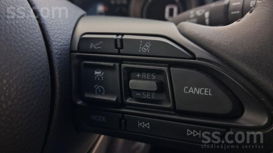 Balts Toyota Yaris 2021 Rīga, ar dzinēja tilpumu 1.50 L un nobraukumu 178 tūkst. km par 12900 €, foto 24 vietnē AUTOMOTO.COM.LV