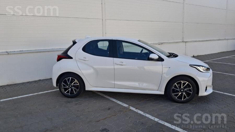 Balts Toyota Yaris 2021 Rīga, ar dzinēja tilpumu 1.50 L un nobraukumu 178 tūkst. km par 12900 €, foto 26 vietnē AUTOMOTO.COM.LV