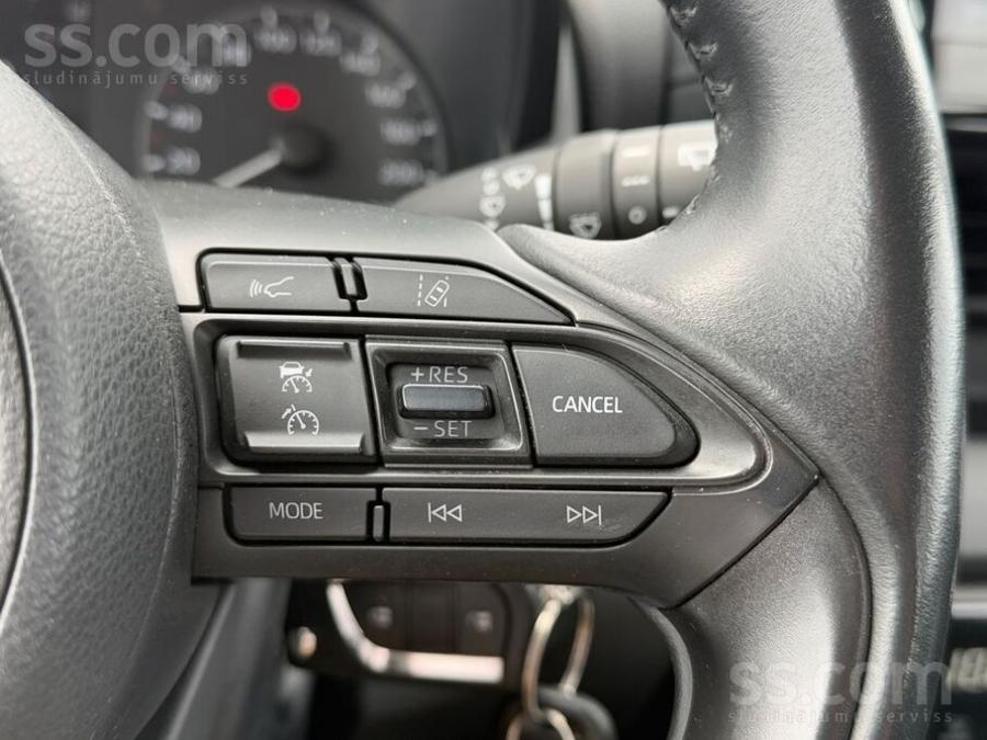 White Toyota Yaris 2021 in Riga, with an engine capacity of 1.50 L and mileage of 156 thousand km for 12990 €, photo 16 on AUTOMOTO.COM.LV