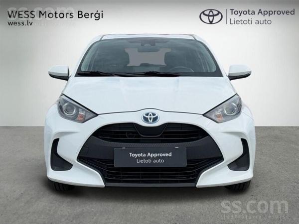 White Toyota Yaris 2021 in Riga, with an engine capacity of 1.50 L and mileage of 167 thousand km for 12490 €, photo 5 on AUTOMOTO.COM.LV