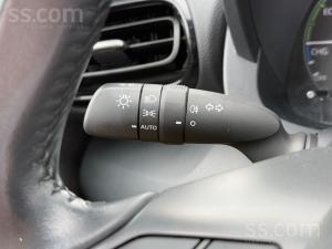 White Toyota Yaris 2021 in Riga, with an engine capacity of 1.50 L and mileage of 167 thousand km for 12490 €, photo 18 on AUTOMOTO.COM.LV