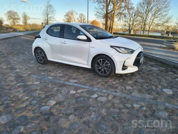 Balts Toyota Yaris 2021 Daugavpils, ar dzinēja tilpumu 1.50 L un nobraukumu 178 tūkst. km par 12900 €, foto 2 vietnē AUTOMOTO.COM.LV