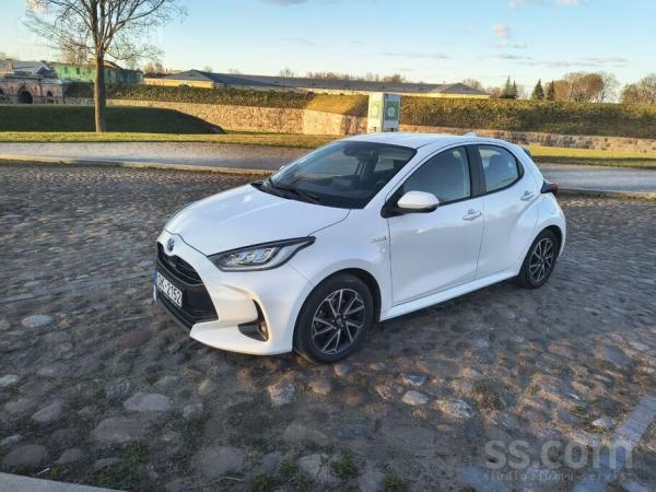 Balts Toyota Yaris 2021 Daugavpils, ar dzinēja tilpumu 1.50 L un nobraukumu 178 tūkst. km par 12900 €, foto 3 vietnē AUTOMOTO.COM.LV