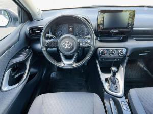 White Toyota Yaris 2021 in Radviliskis, with an engine capacity of 1.50 L and mileage of 79 thousand km for 12900 €, photo 12 on AUTOMOTO.COM.LV